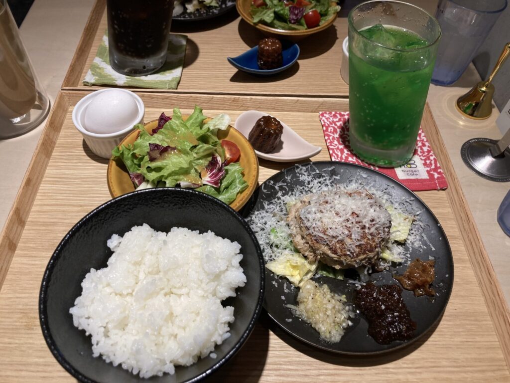 姫路駅南 北条に別腹グループの『バーガーカフェNo.8』がオープン！実際に食べてきた！ | 姫路の種