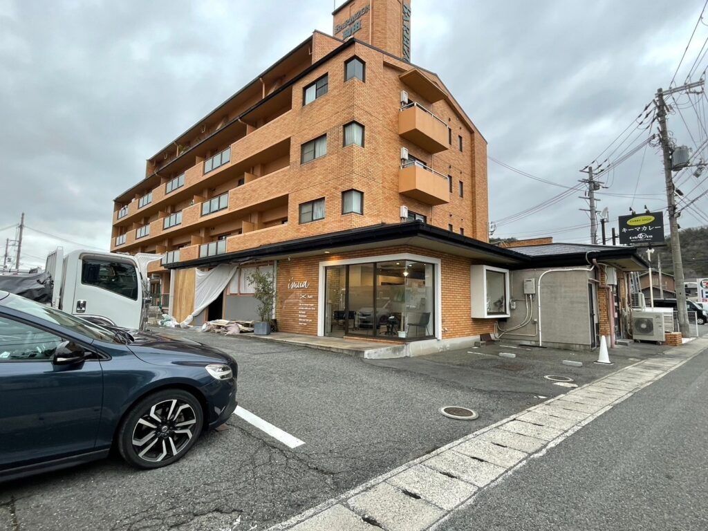 岡田のスパイスカレー専門店『Reborn_Curry ( リボーンカレー )』のランチセット【姫路グルメの種】 | 姫路の種